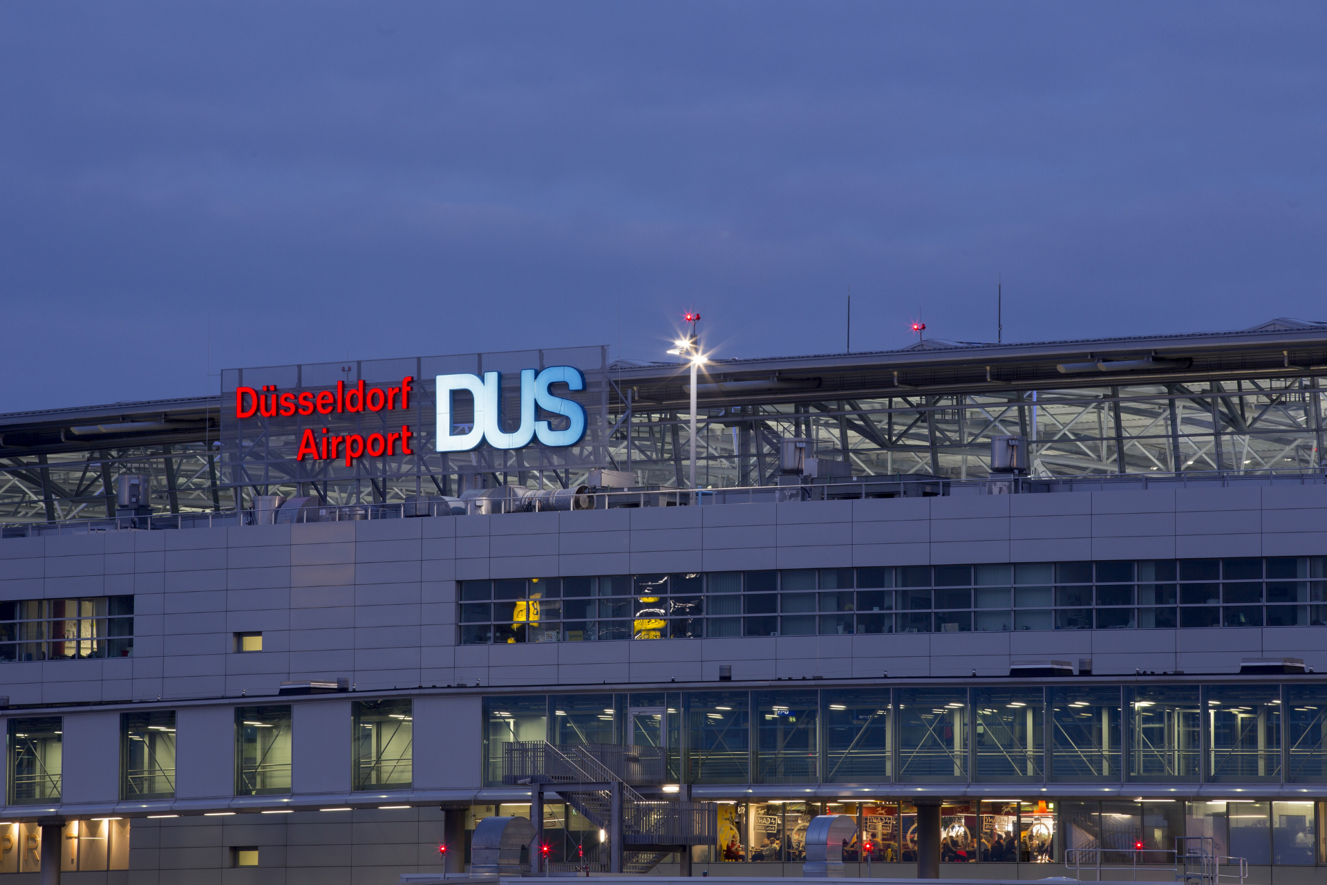 Airport 2000 Plus - GBM-Essen Projektmanagement GmbH